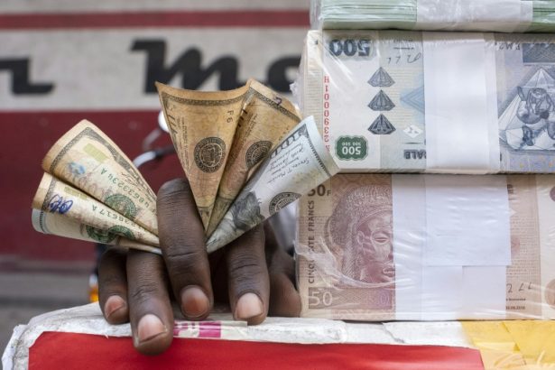 Kinshasa : Le franc congolais s'apprécie face au dollar, annonce la ...